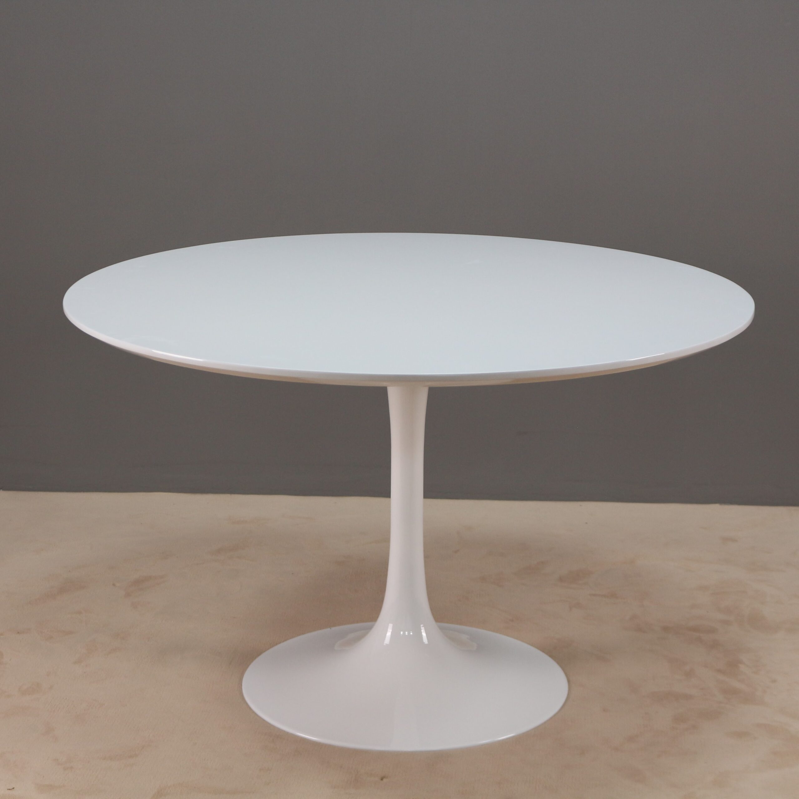 Vintage tulip round table – Module Interior